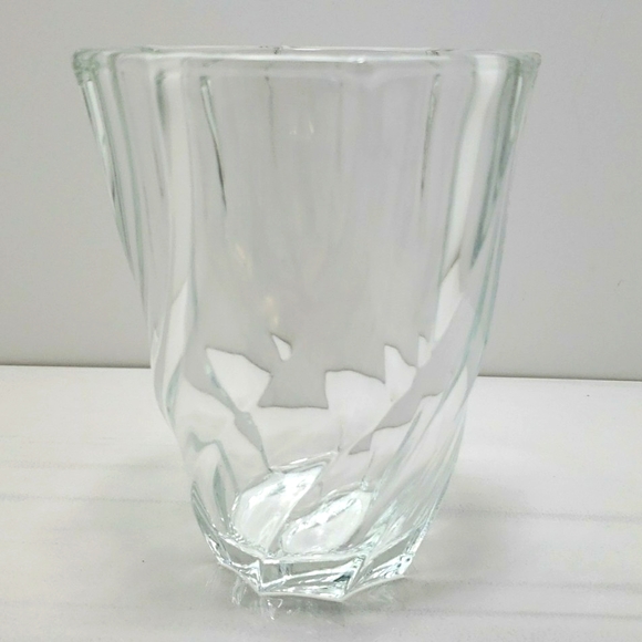 Vintage | Accents | Vintage French 97s Luminarc Glass Flower Bud Vase ...